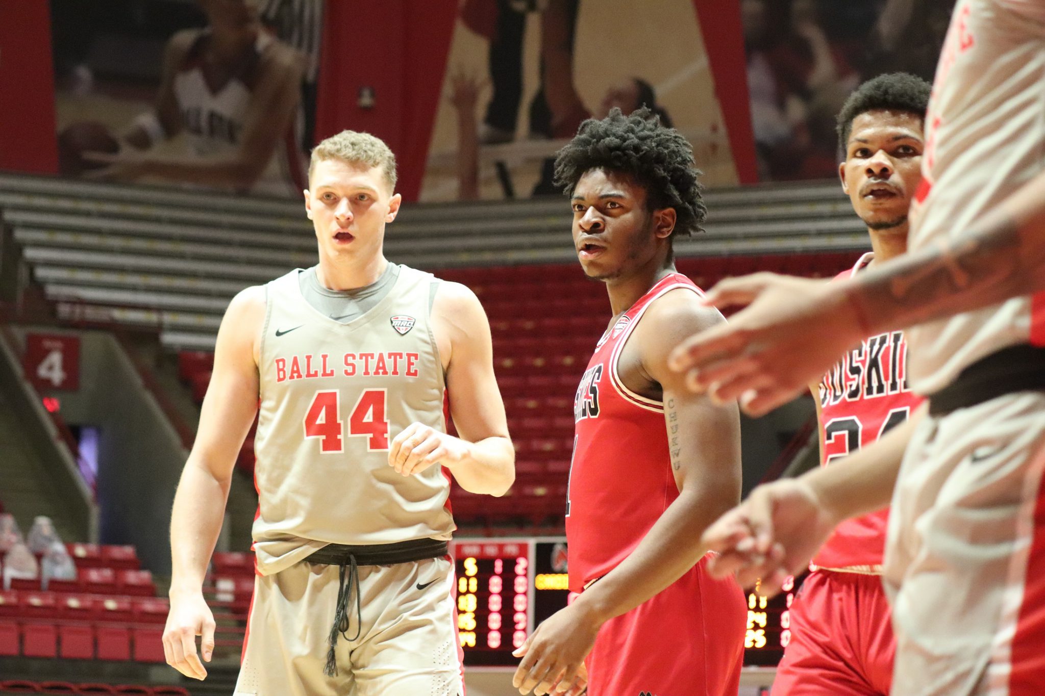 Thomas Shines/Bumbalough Drops Back to Back Treys in Card Win – Excel ...